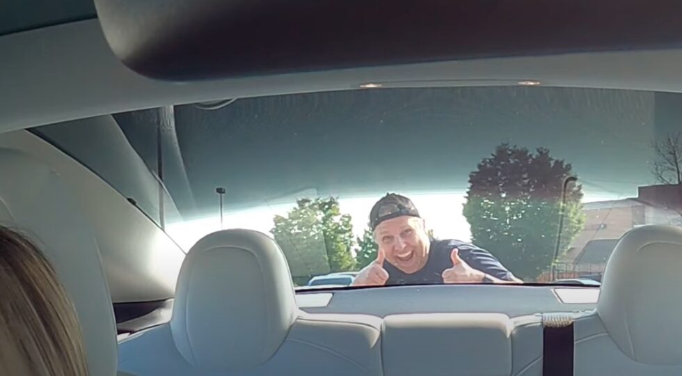 Prankster terrifies his wife using Tesla Smart Summon