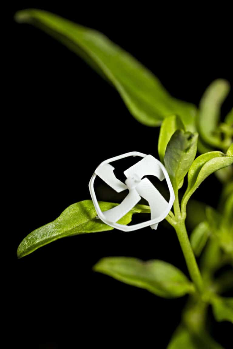 UC Berkeley scientists made the tiniest flying robot, and it’s lighter ...