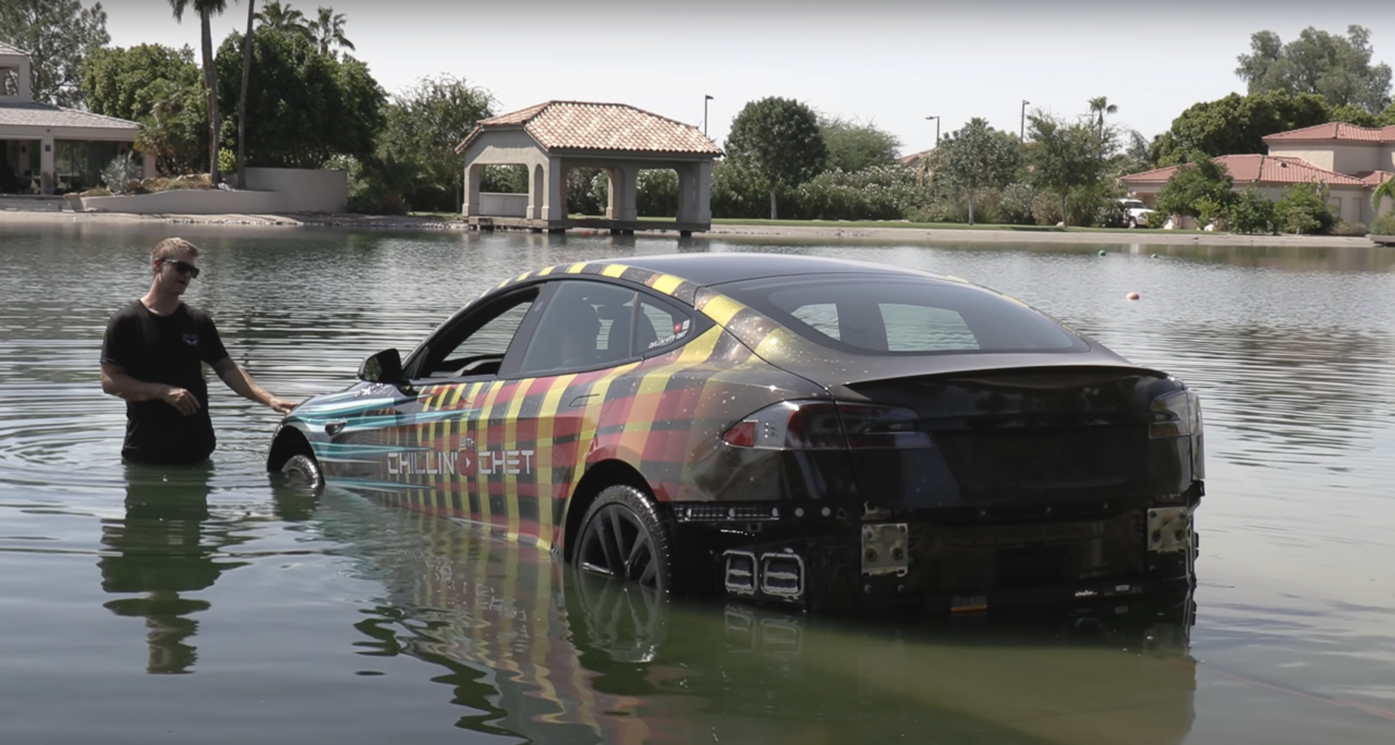 Guy tries driving Tesla Model S Plaid under 7 feet of water