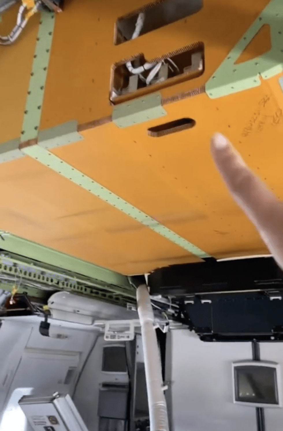 Woman finds out her Boeing 777 has secret compartment