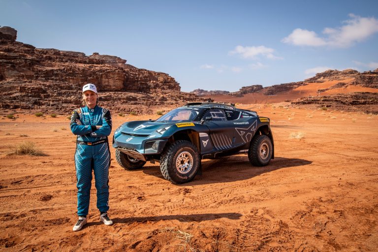 Top 10 female race drivers of all time – Supercar Blondie