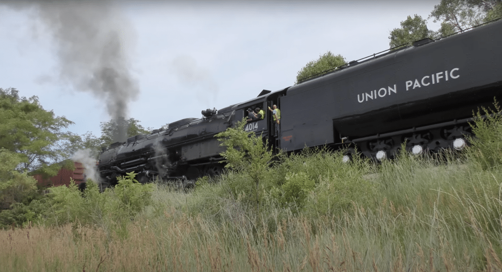 Watch as Union Pacific Big Boy rescues stalled freight train