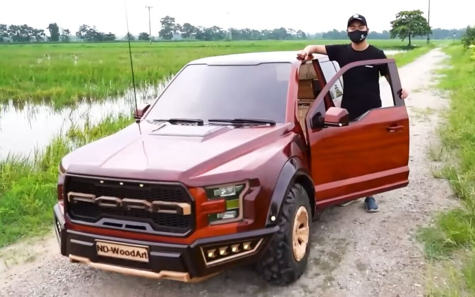 This dad just built the Ford F-150 Raptor out of wood