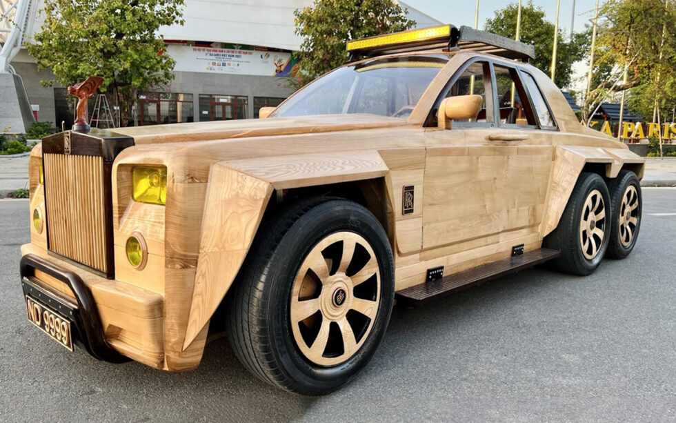 This wooden 6x6 Rolls-Royce Phantom actually drives