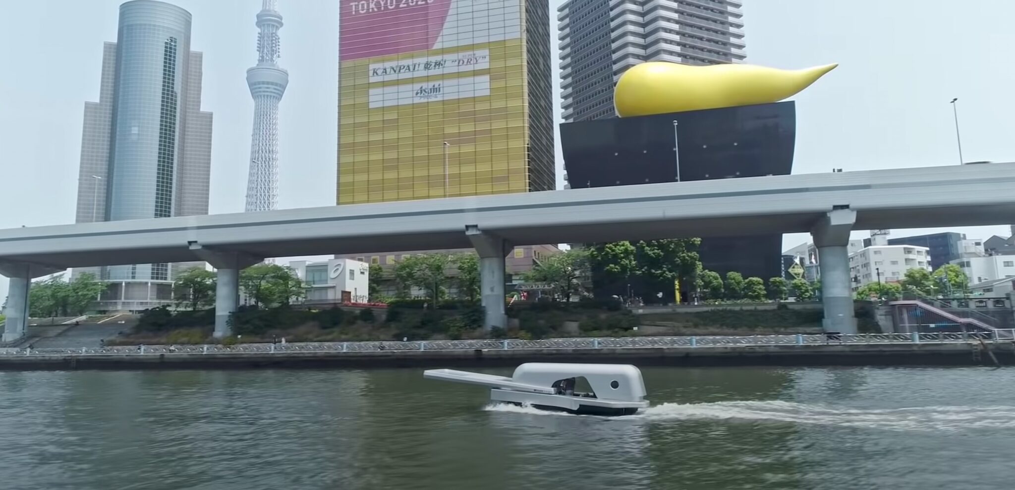 Japanese designer creates a ship that looks like a zip